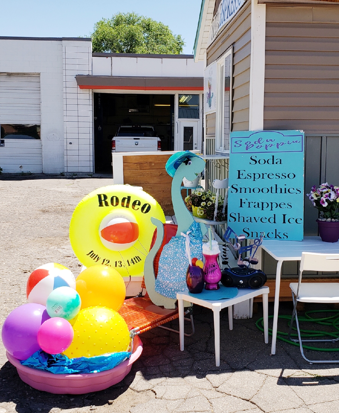 Dinah Decorating Contest – Vernal's Dinosaur Roundup Rodeo